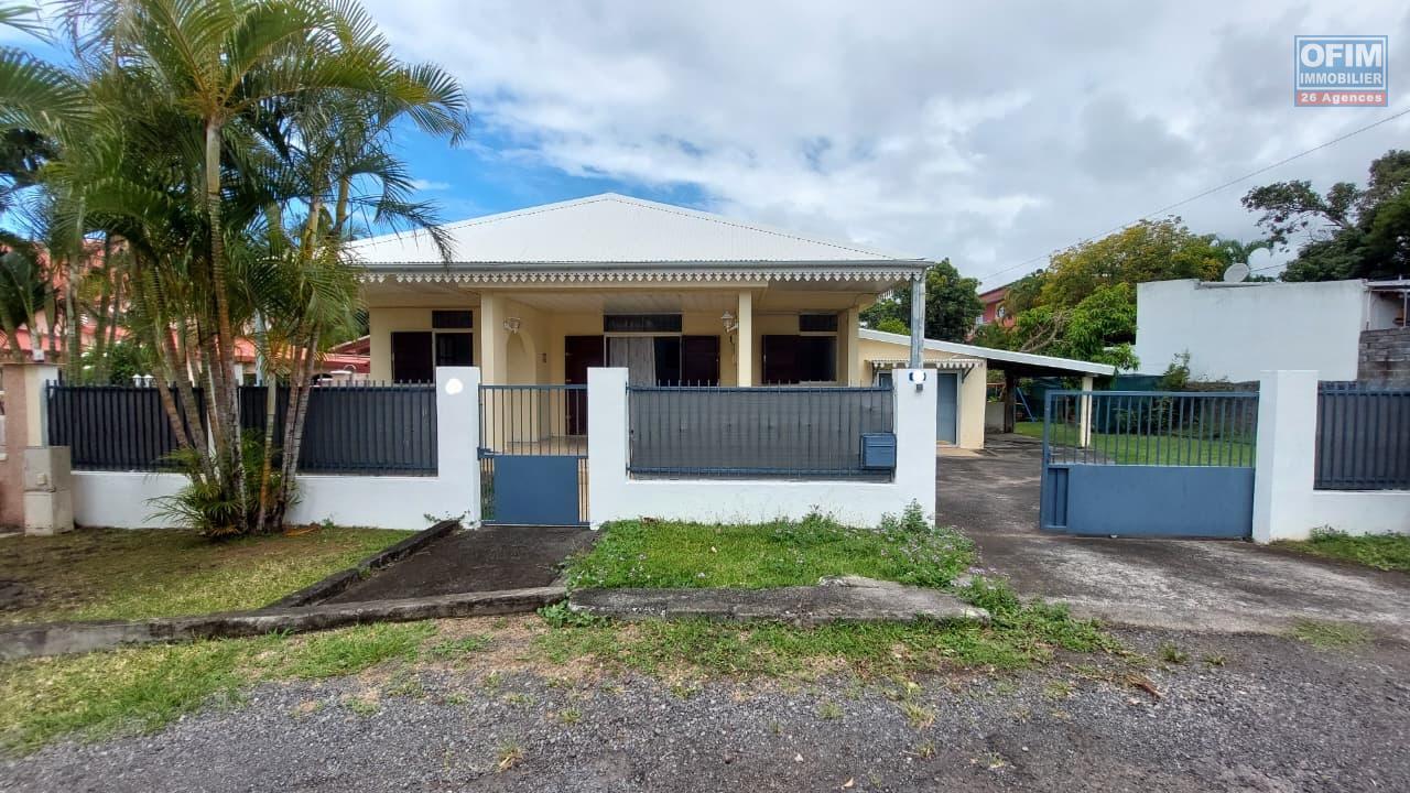 Vente - Maison / Villa - SAINTE CLOTILDE - A vendre une f4 sur un ...