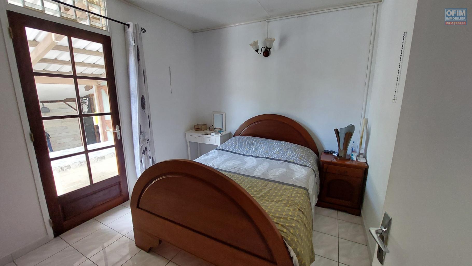 Vente - Maison / Villa - SAINTE CLOTILDE - A vendre une f4 sur un ...