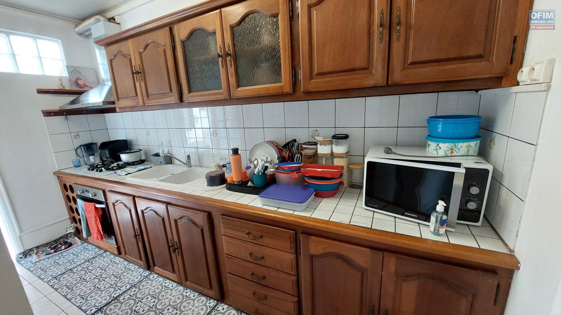Vente - Maison / Villa - SAINTE CLOTILDE - A vendre une f4 sur un ...