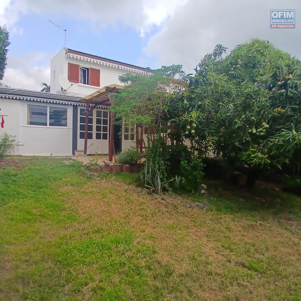 Location - Maison / Villa - SAINT PAUL - A LOUER Maison de type F4 non ...