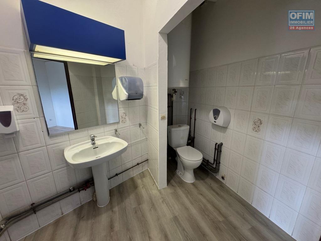 Location - Local professionnel - TAMPON - A louer local professionnel ...